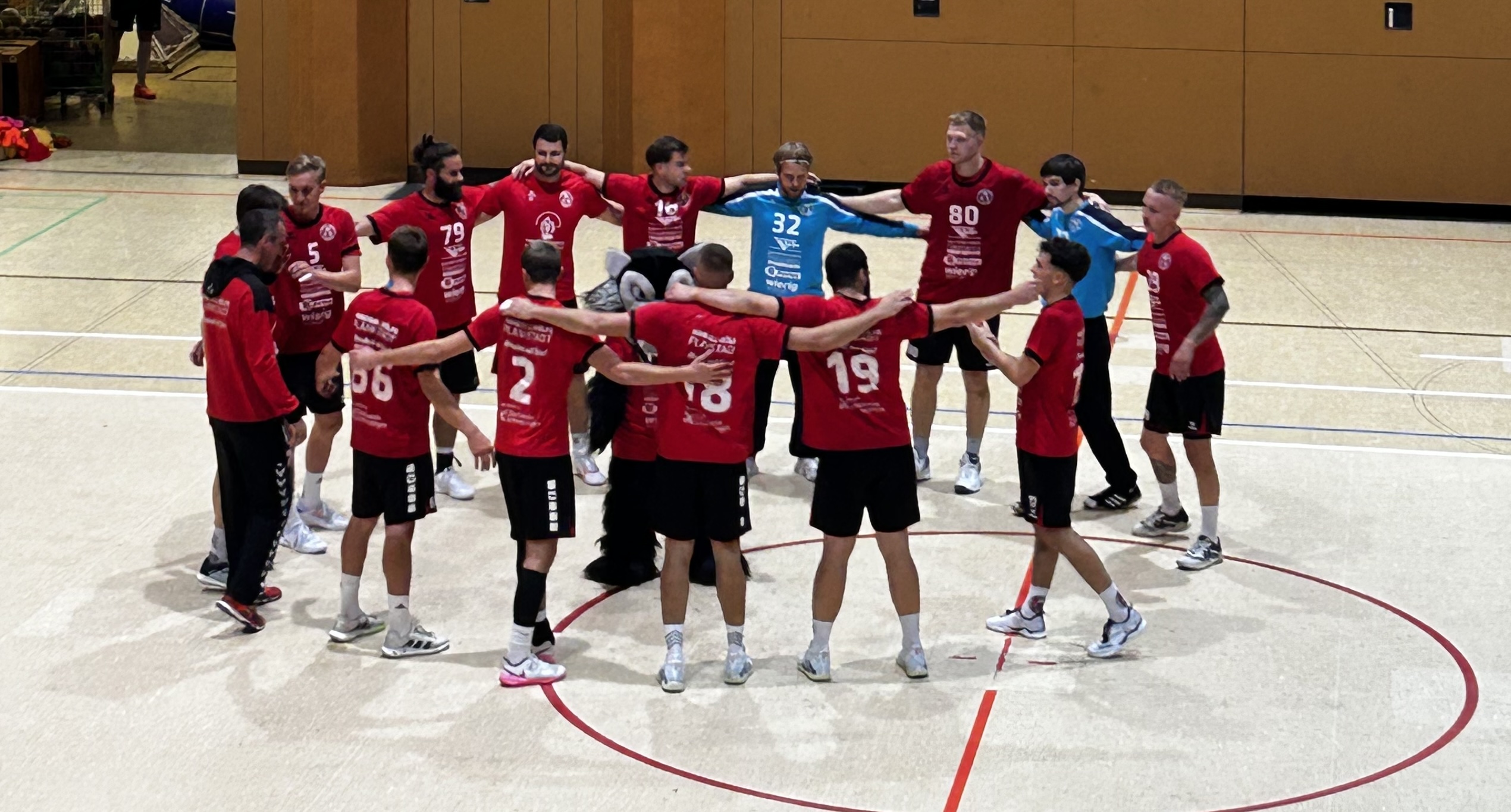 1. Mannschaft: Wölfe senden ein Lebenszeichen im Derby! – Handball ...